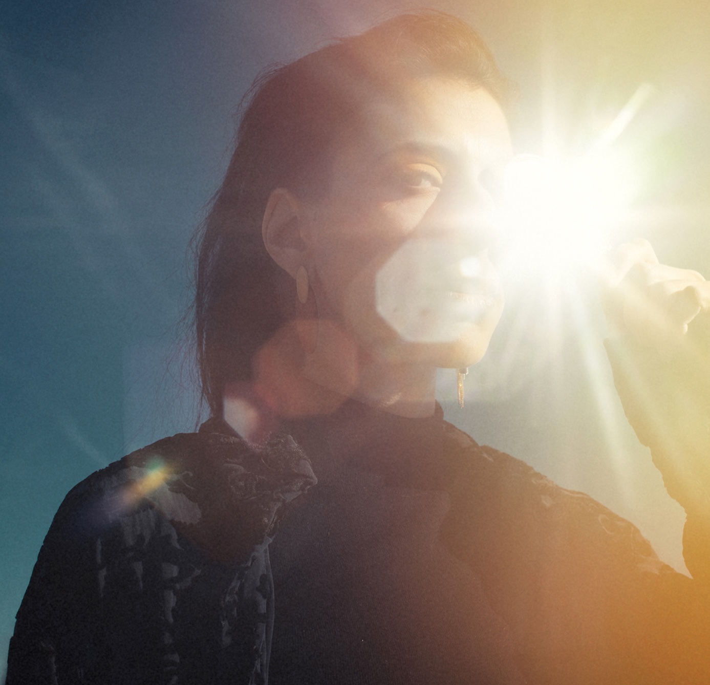 Interview/Premiere: Luciana Morelli